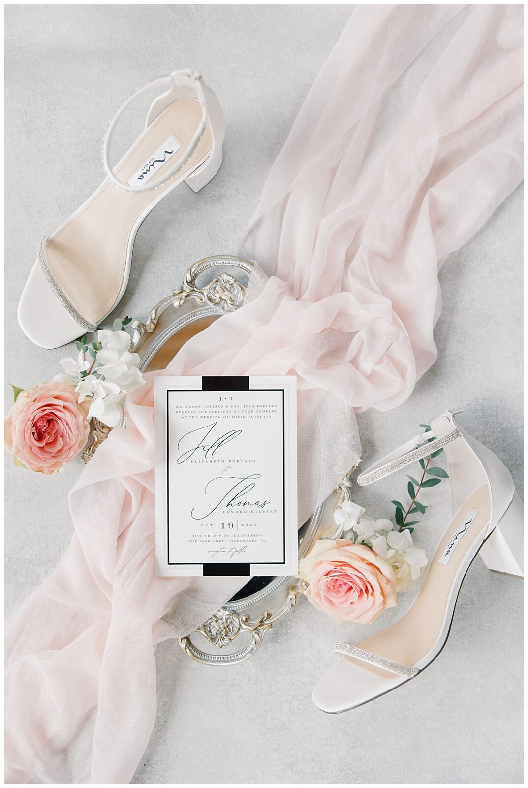 Park Loft Wedding | Jill + Tom - mollysuephotography.com